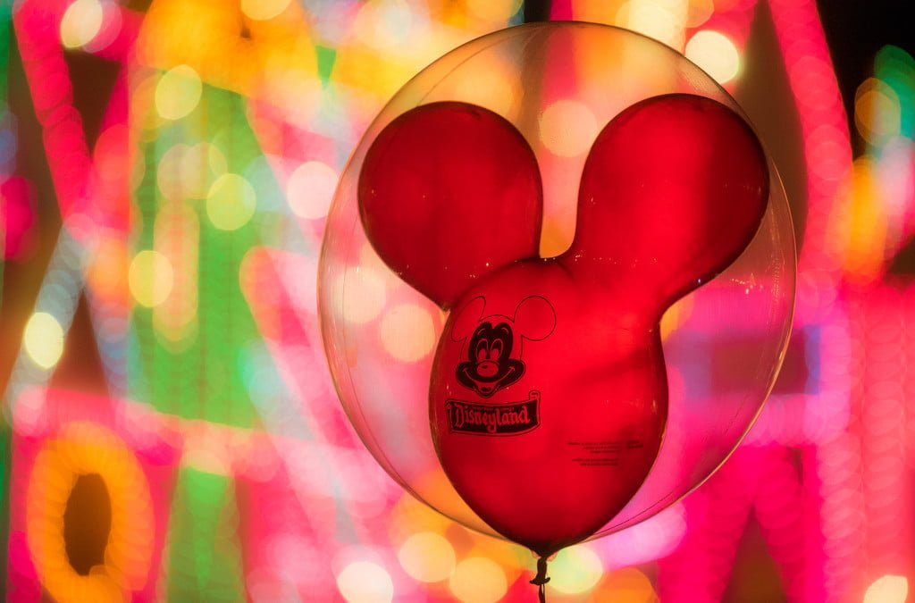 Guide to Disney Merriest Nites Christmas Party at Disneyland - Disney ...
