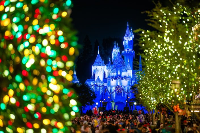 November 2026 Disneyland Crowd Calendar - Disney Tourist Blog