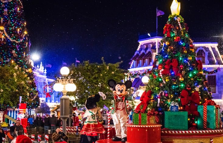 Disney World Christmas 2025 Ultimate Guide - Disney Tourist Blog