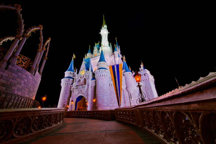 The Kiss Goodnight: Disney World's Best Thing Few Guests See - Disney ...