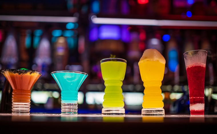 Review: Oga's Cantina Bar in Star Wars Land - Disney Tourist Blog