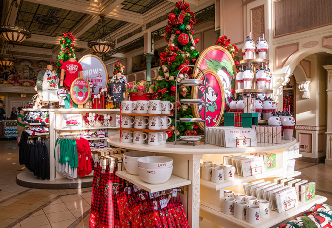 Christmas 2019 Arrives at Disney World! - Disney Tourist Blog