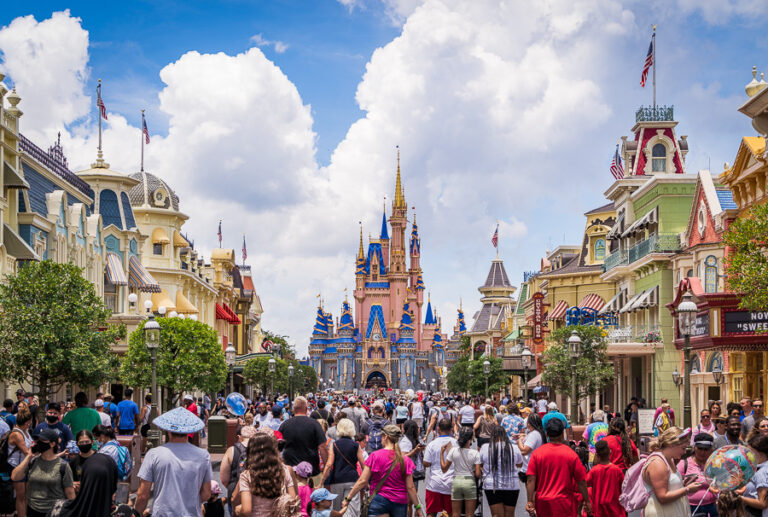 Magic Kingdom Crowd Report: Busiest Week of the Year - Disney Tourist Blog
