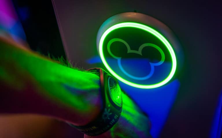FAQ to MagicBand+ at Disney World - Disney Tourist Blog
