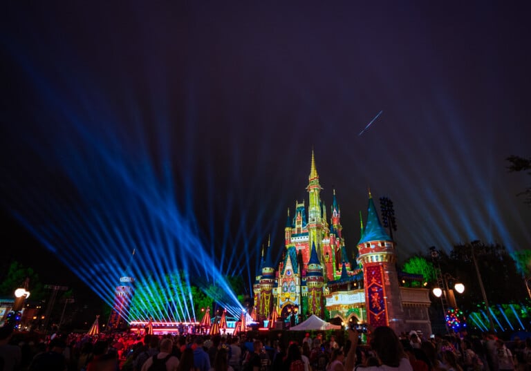 What It's Like to Watch ABC's Christmas Day Parade at Disney World ...