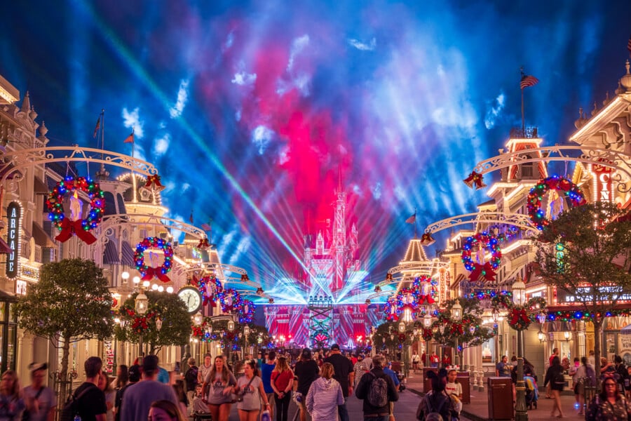 What It's Like to Watch ABC's Christmas Day Parade at Disney World ...