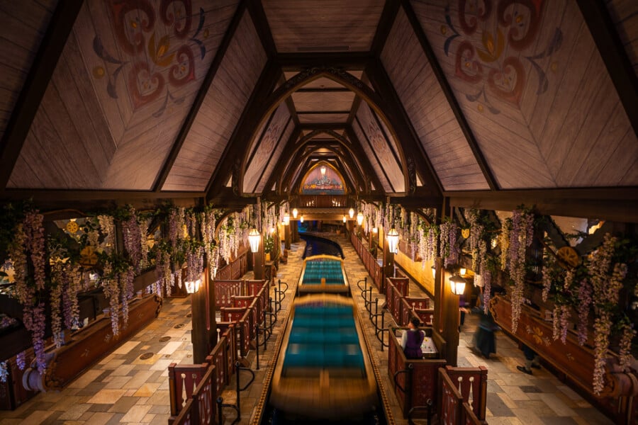 Anna & Elsa's Frozen Journey is One of Disney's Best Rides Ever ...
