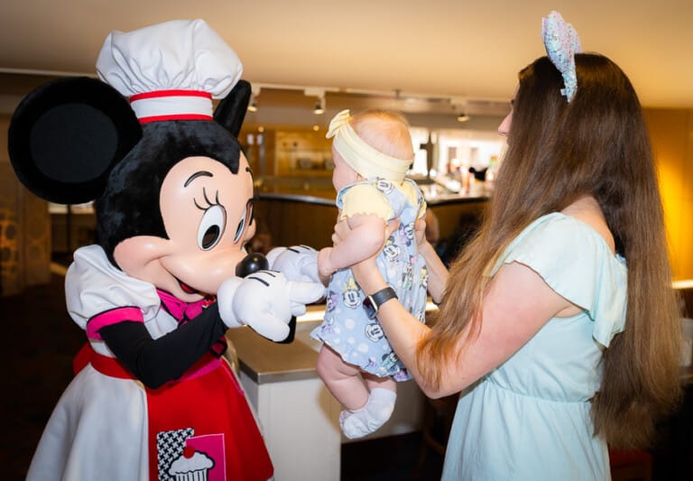 Disney World's Most Iconic Character Meal: Awful or Awesome? - Disney ...