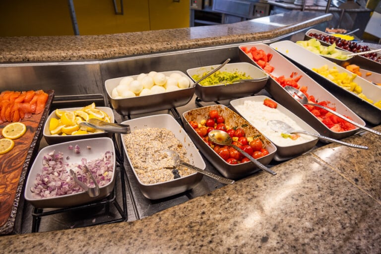 Disney World's Most Iconic Character Meal: Awful or Awesome? - Disney ...
