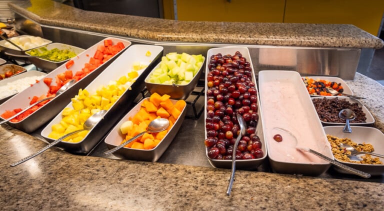 Disney World's Most Iconic Character Meal: Awful or Awesome? - Disney ...
