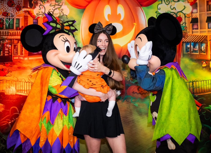 Pictures of New Persona Costumes & Crowds for Halloween 2024 at ...