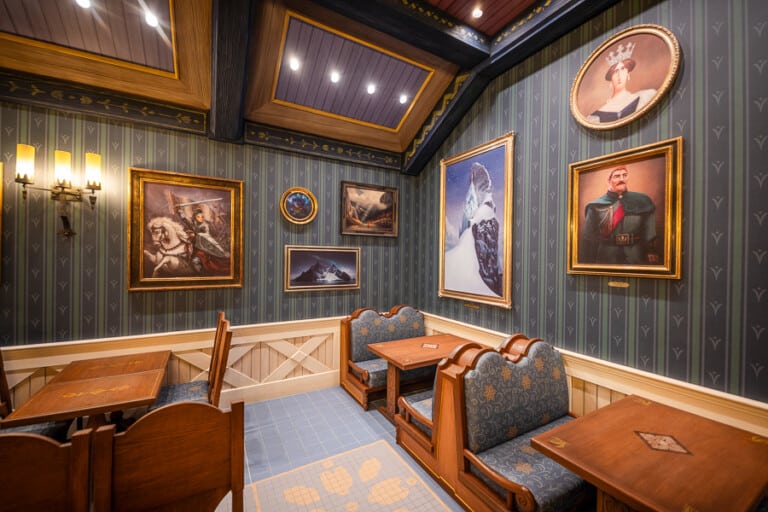 We Ate Inside Arendelle Castle at Disney’s New Frozen Restaurant ...