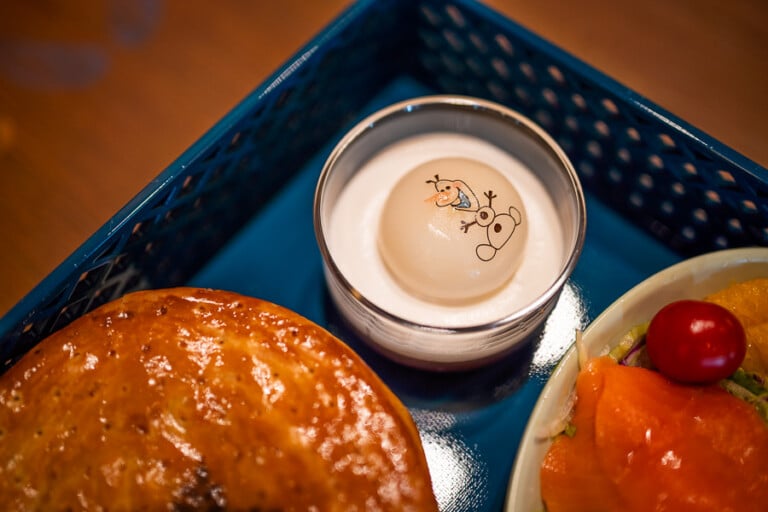 We Ate Inside Arendelle Castle at Disney’s New Frozen Restaurant ...