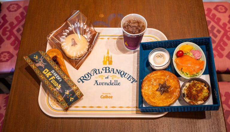 We Ate Inside Arendelle Castle at Disney’s New Frozen Restaurant ...