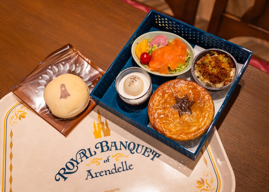 We Ate Inside Arendelle Castle at Disney’s New Frozen Restaurant ...