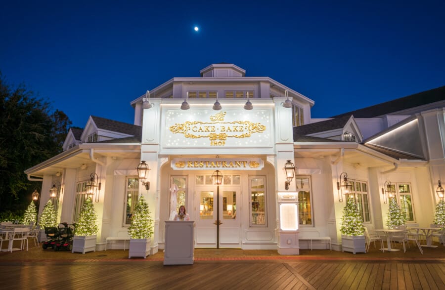 Best Thing About Disney World’s Controversial New Cake Bake Restaurant ...