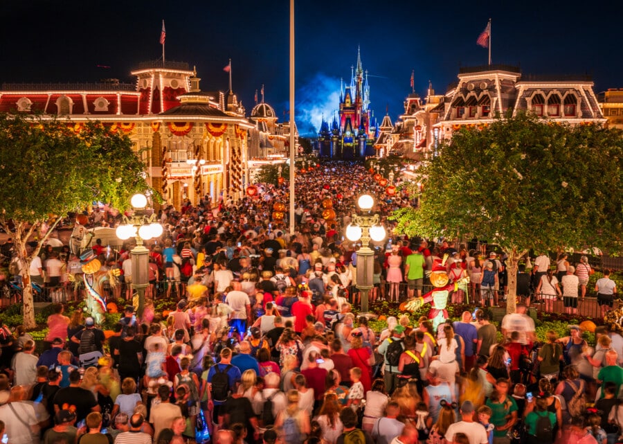 Best & Worst Days of the Week to Do Disneyland & Disney California ...