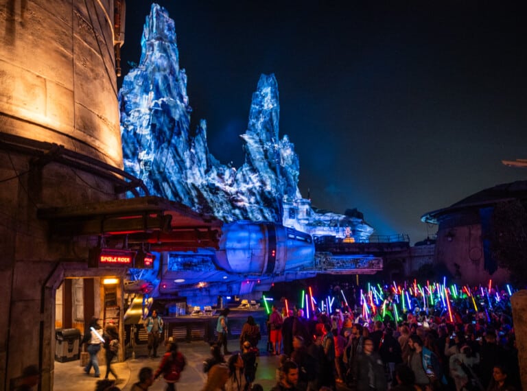 Star Wars Nite: Disneyland After Dark - 2026 Dates & Party Review ...