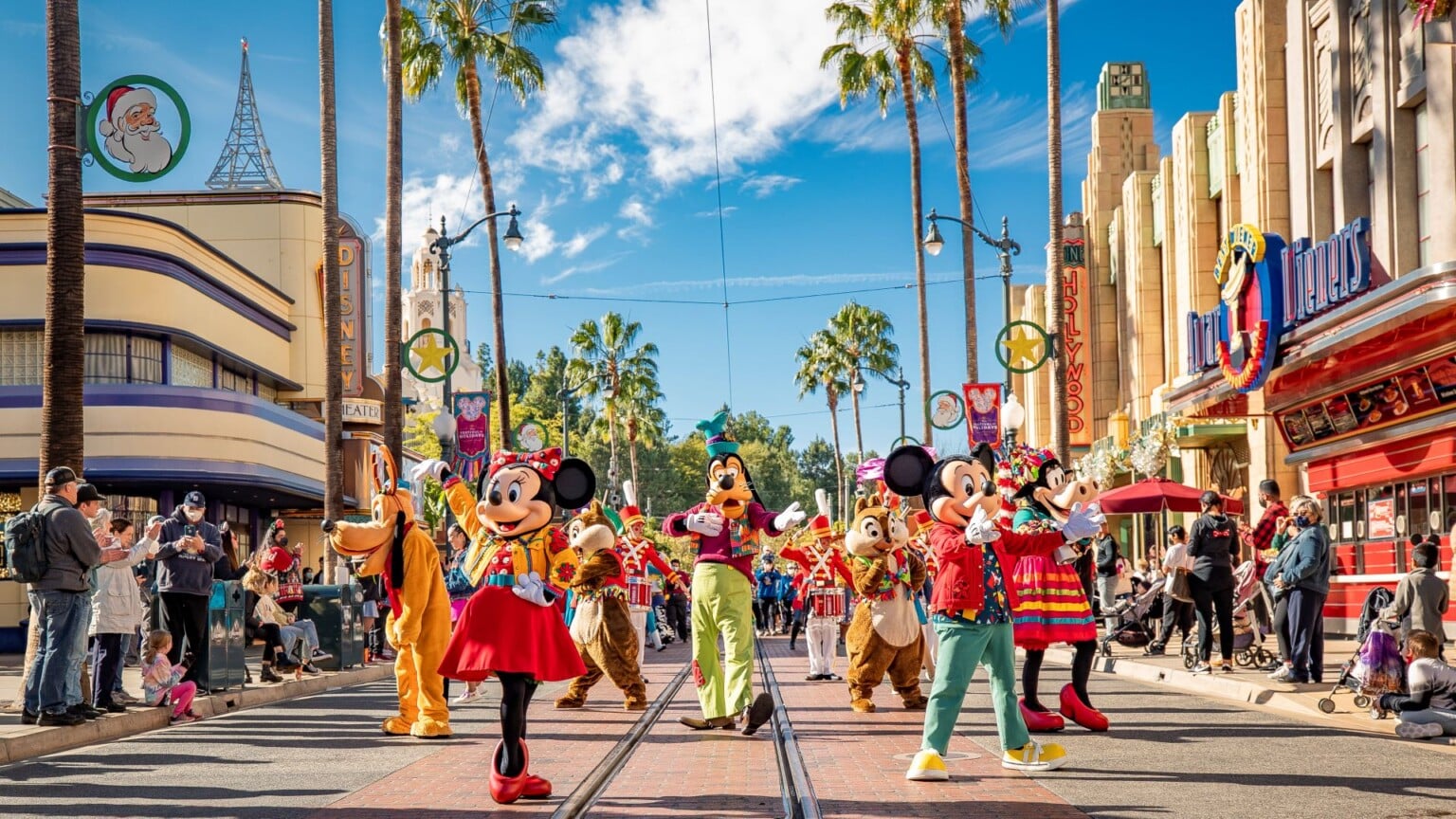 Disneyland Christmas 2026 Ultimate Guide - Disney Tourist Blog
