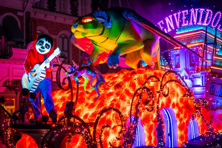 Best Starlight Night Parade Viewing Spots & Tips to Beat Magic Kingdom ...