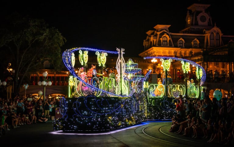 Best Starlight Night Parade Viewing Spots & Tips to Beat Magic Kingdom ...