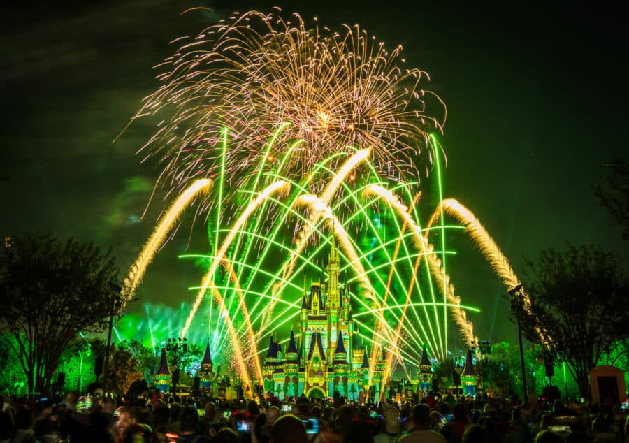 Guide to Christmas at Magic Kingdom - Disney Tourist Blog