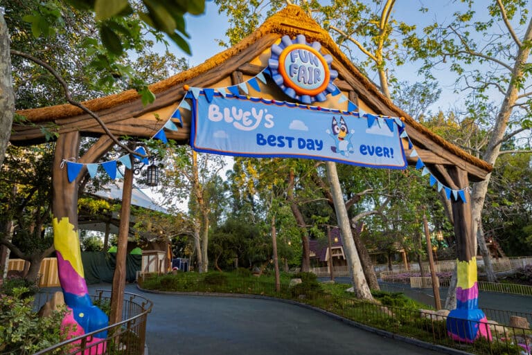 $180+ Fireworks Viewing Experience at GEO-82 Spaceship Earth Lounge ...